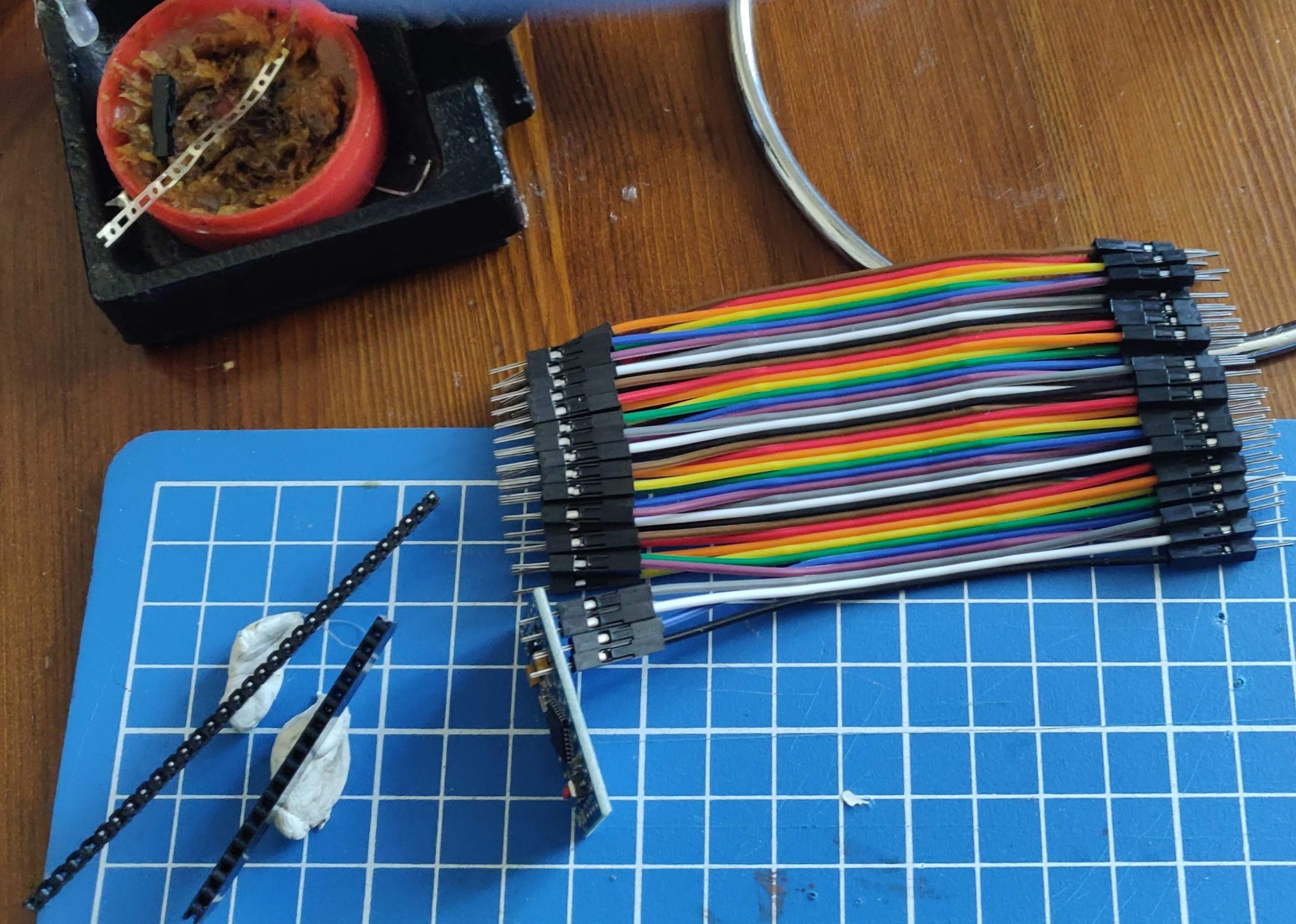 Dupont jumper wires & shells - introduction - Roger Frost: science ...